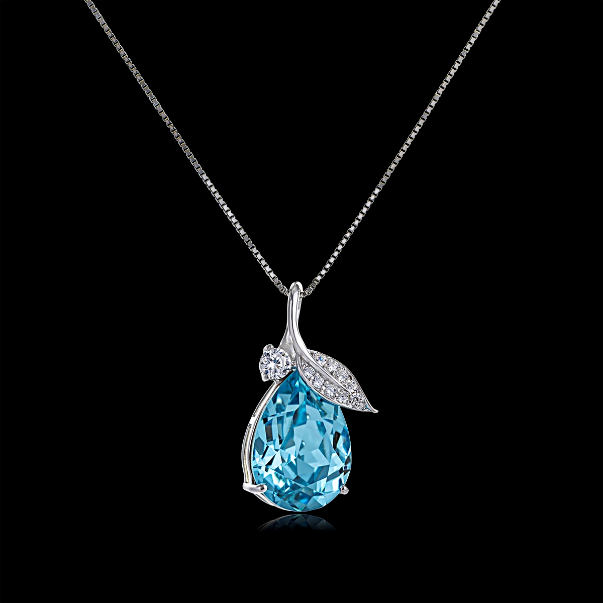 16 Inch Blue Pendant Necklace in Exclusive Design
