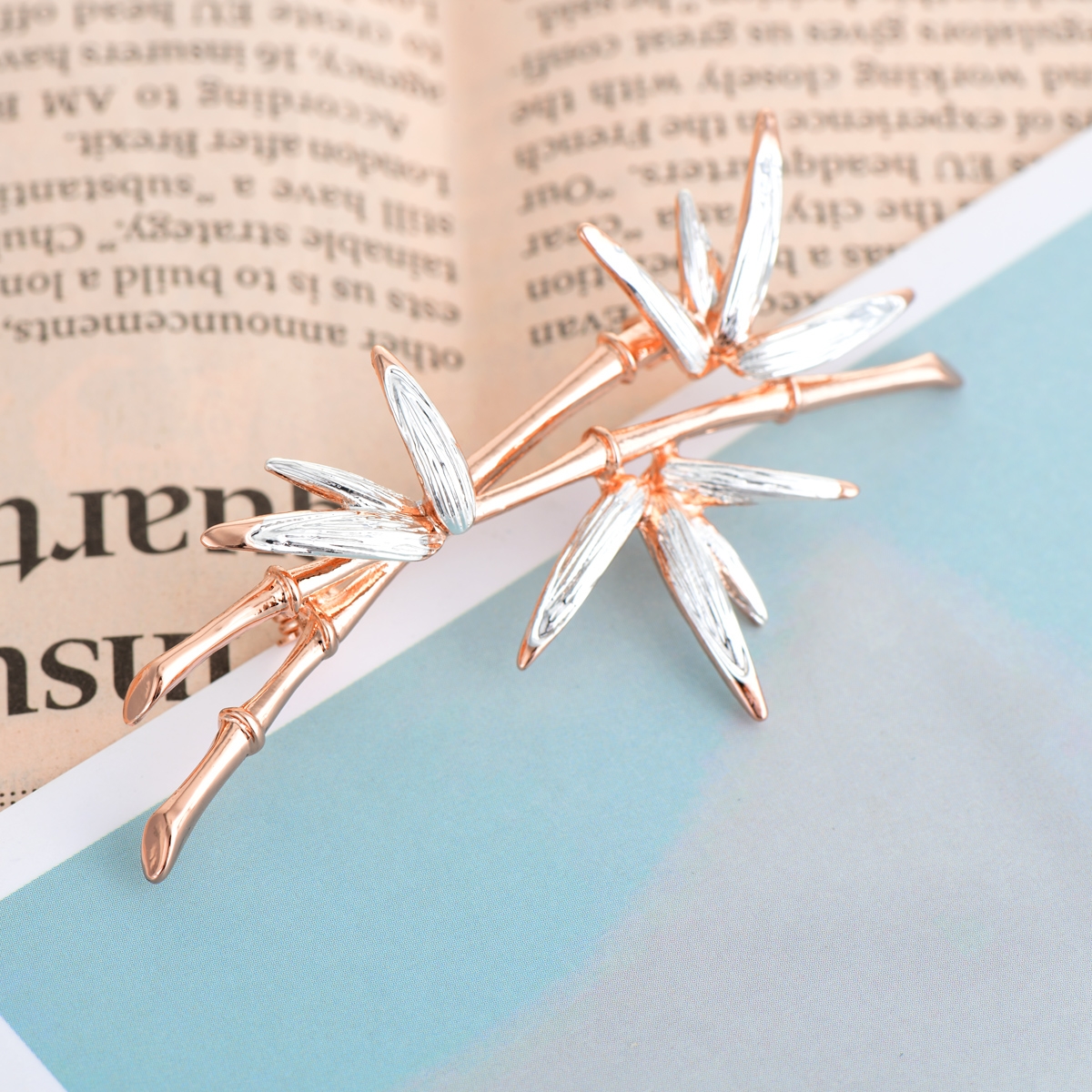 Classic Casual Brooche Direct from Factory