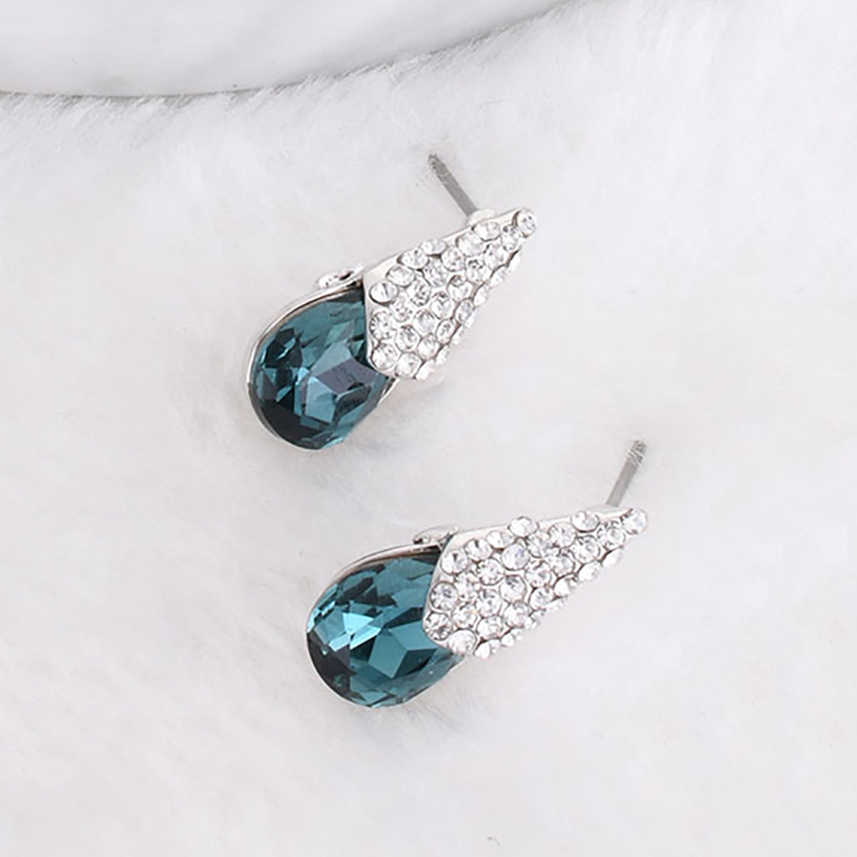 Eye-Catching Blue Artificial Crystal Stud Earrings with Member Discount